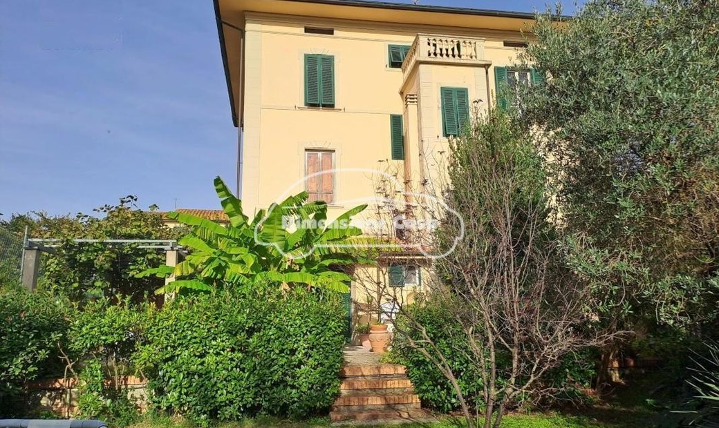 Villa In Vendita A Porcari(lu) In Buono Composto Da In Porcari, Tuscany ...