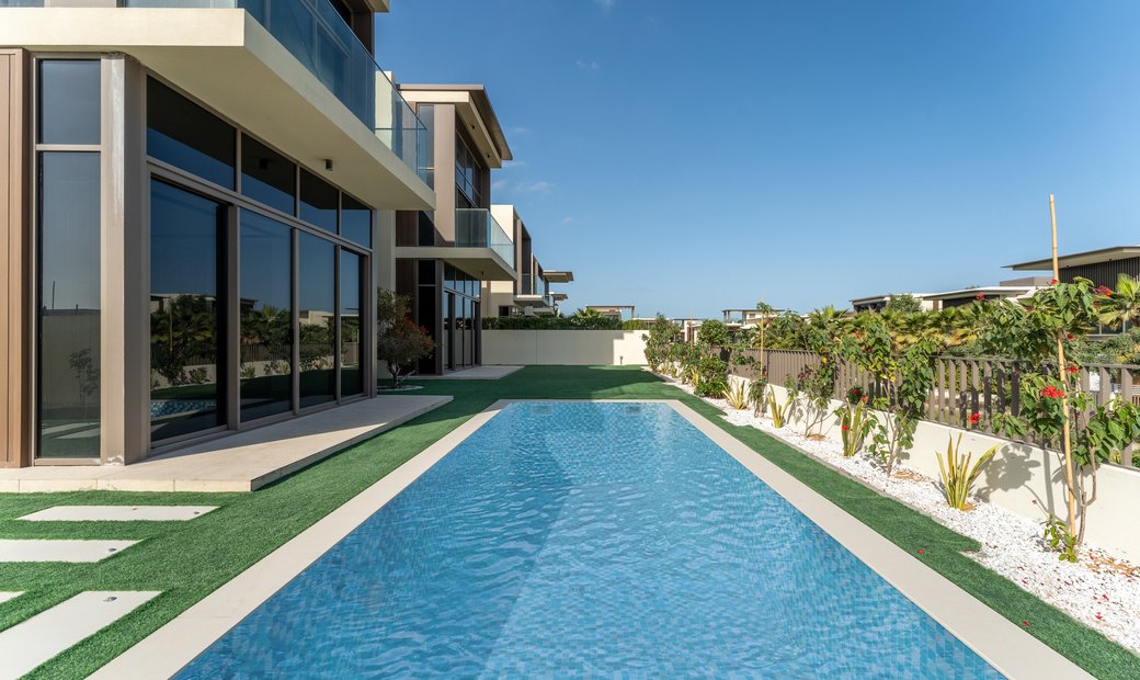 Corner Villa With Private Pool And Park In Dubai, Dubai, United Arab ...