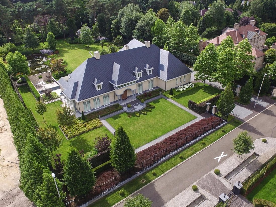 Villa/Townhouse Neerpelt Belgium In Pelt, Flanders, Belgium For Sale ...