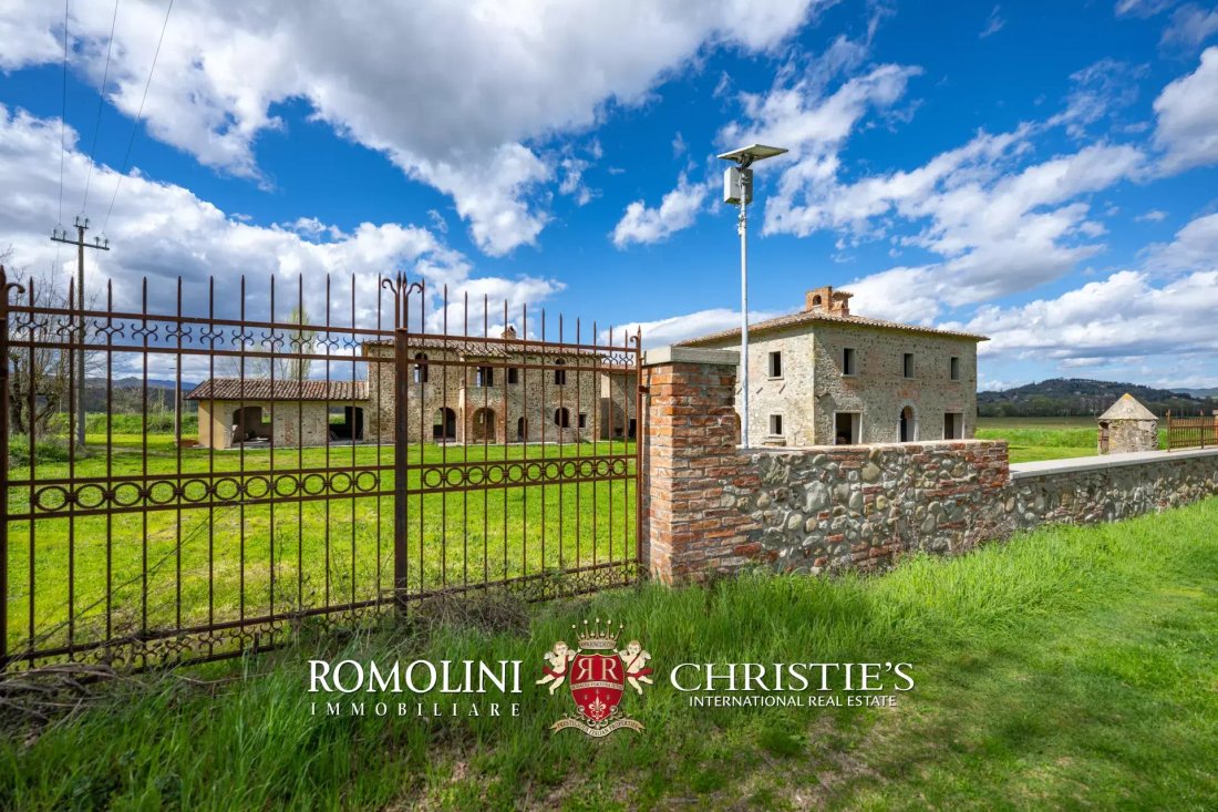 Stone Hamlet To Be Restored For Sale In Città Di In Falerno, Umbria ...