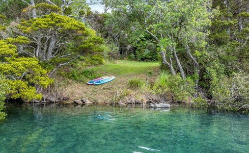 Luxury modern homes for sale in Big Omaha, Auckland, New Zealand ...