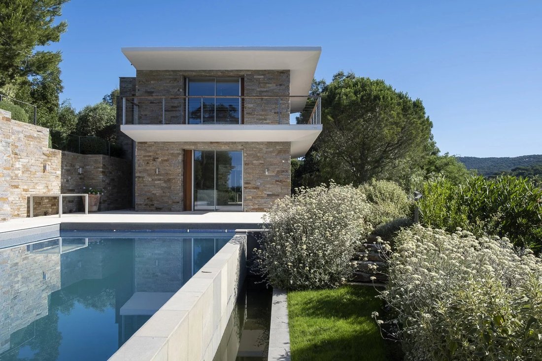 Waterfront Property In In La Croix Valmer, Provence Alpes Côte D'azur ...