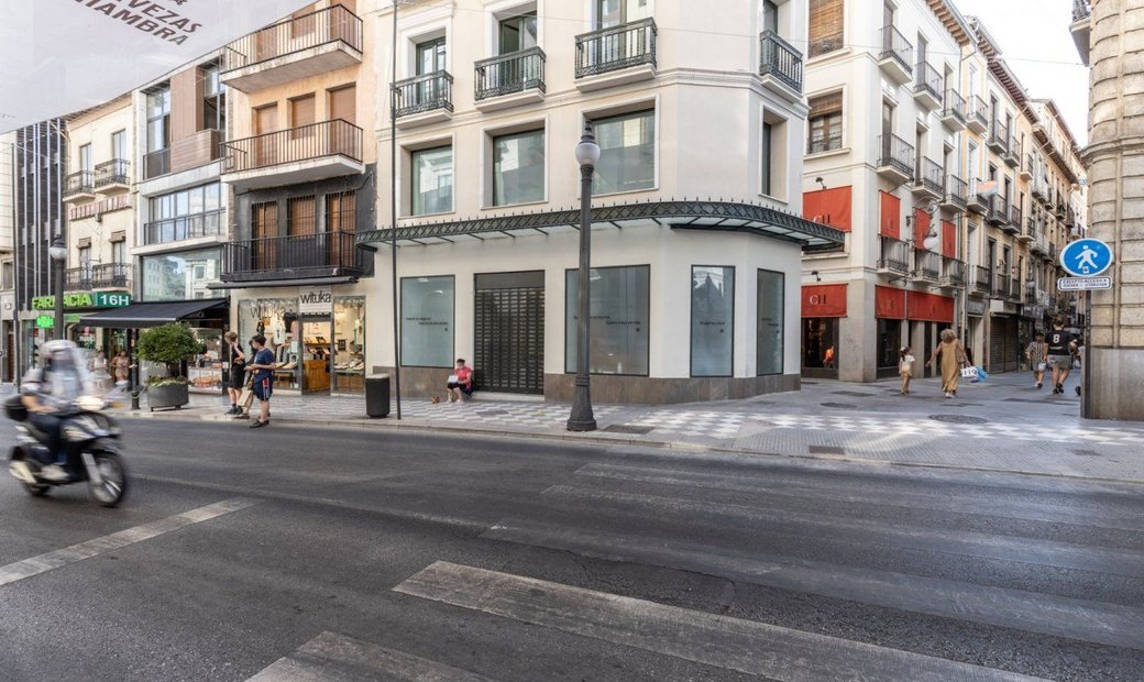 Granada Building In Granada, Andalusia, Spain For Sale (15323299)