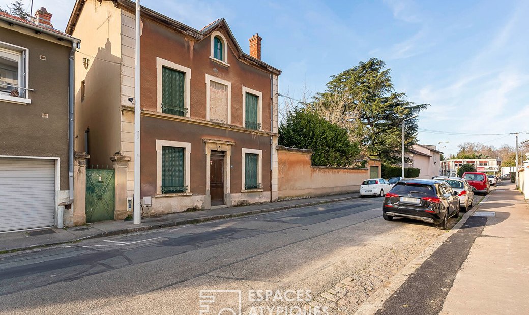 Bourgeois House To Renovate In The Heart In Lyon, Auvergne Rhône Alpes ...