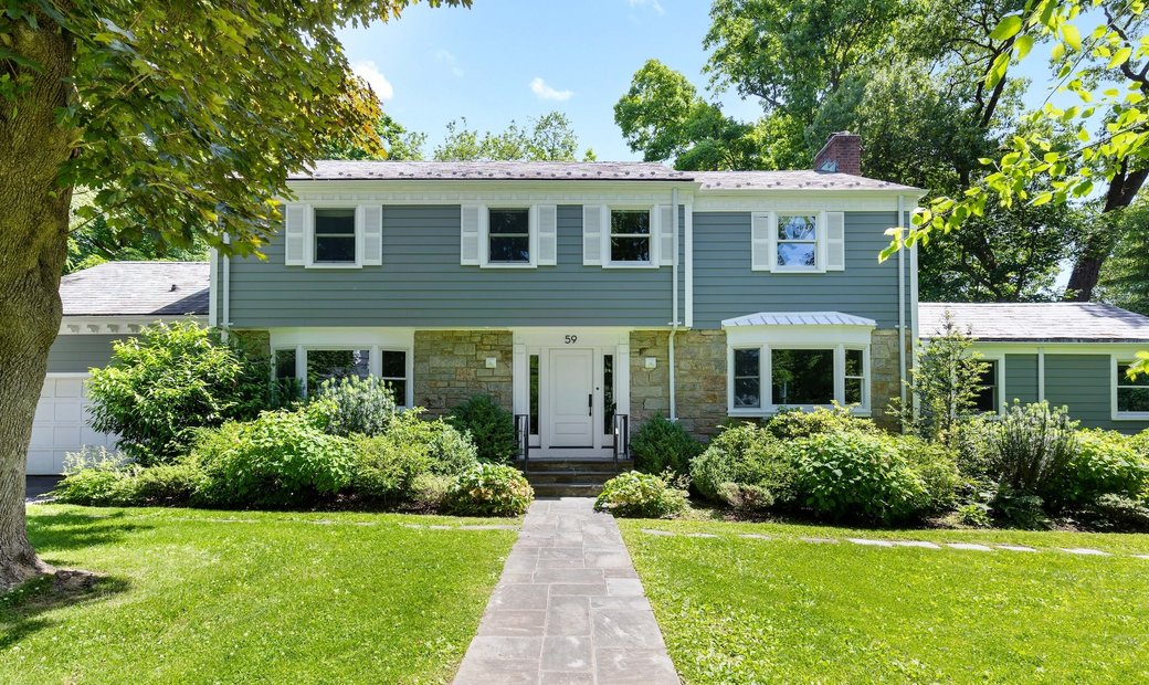 Classic Larchmont Manor Colonial In Larchmont, New York, United States ...