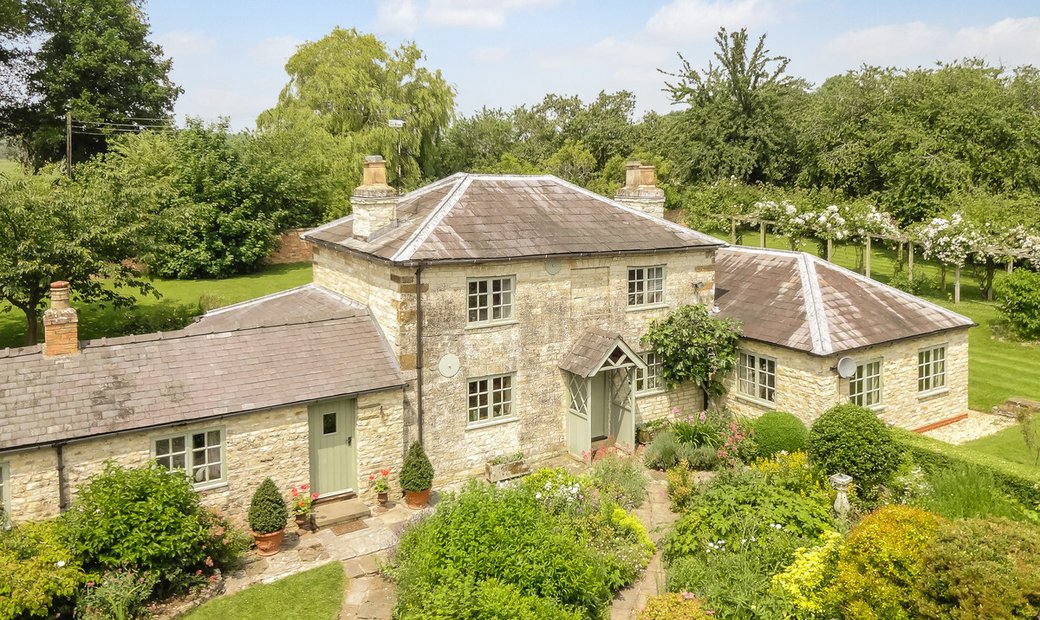 4 Bedroom Detached House For Sale In In Compton Verney, England, United ...