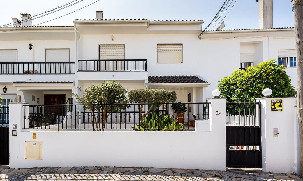 Moradia T5 Lourel Garagem Logradouro In Sintra, Lisbon, Portugal For ...