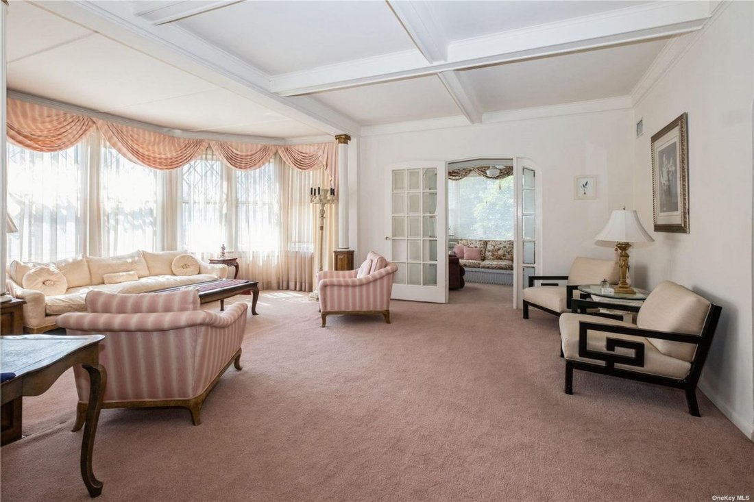 A Timeless Center Hall Colonial In Tulsa, New York, United States For ...