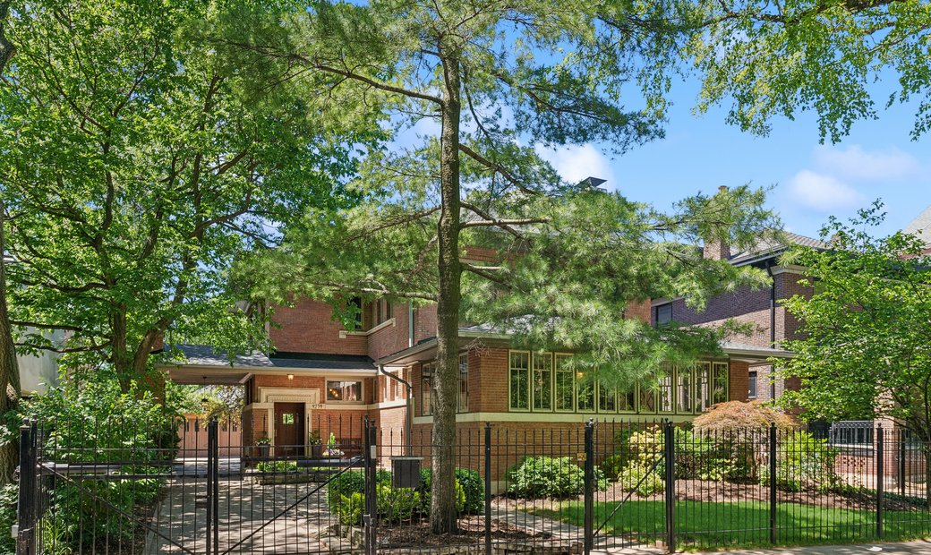 Timeless And Architecturally Significant In Chicago, Illinois, United ...