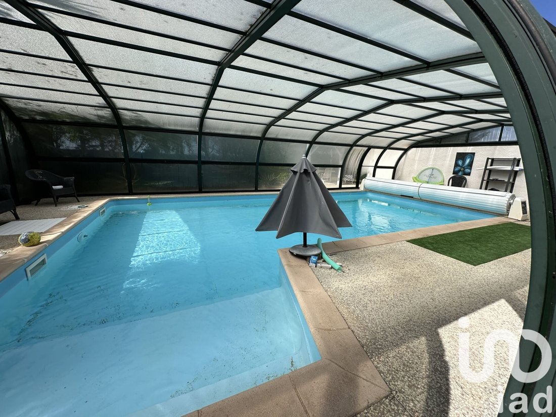 Vente Maison Traditionnelle 8 Pièces In Grues, Pays De La Loire, France ...