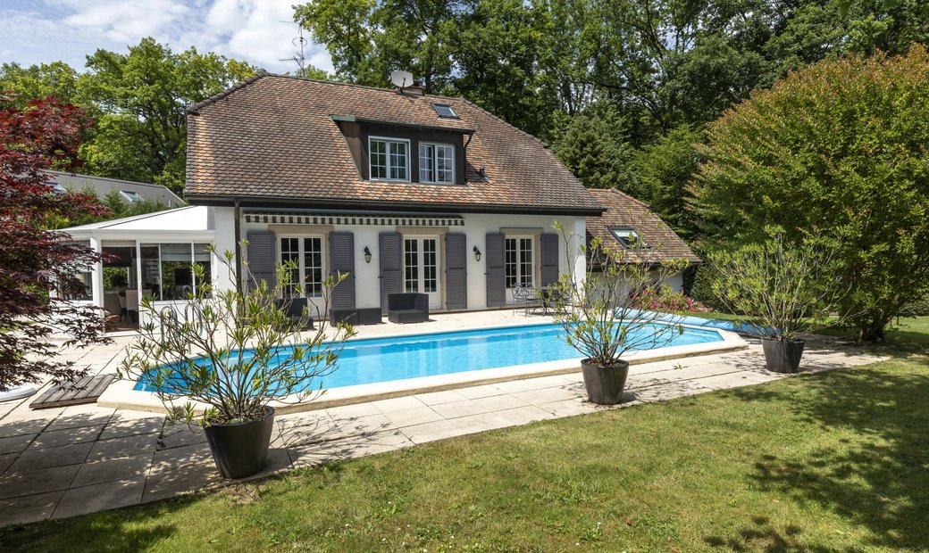 Exclusively : Bright Renovated Villa With In Mies, Vaud, Switzerland ...