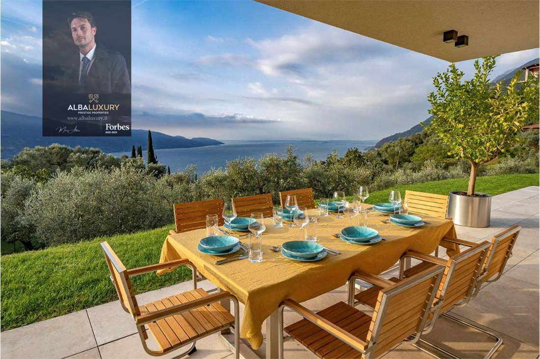 Esclusiva Villa Con Vista Sul Lago Di Garda In Oldesio, Lombardy, Italy ...