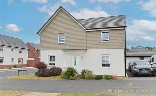 Luxury modern houses for sale in Launceston, England, United Kingdom ...