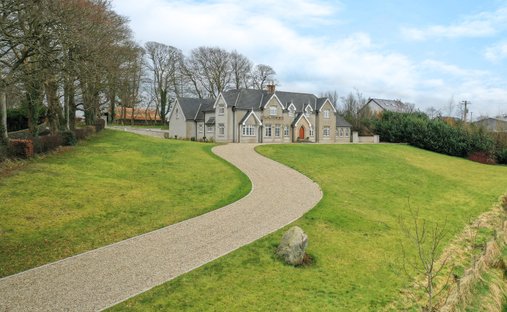 Luxury homes with garden for sale in Convoy Enterprise Centre, County ...