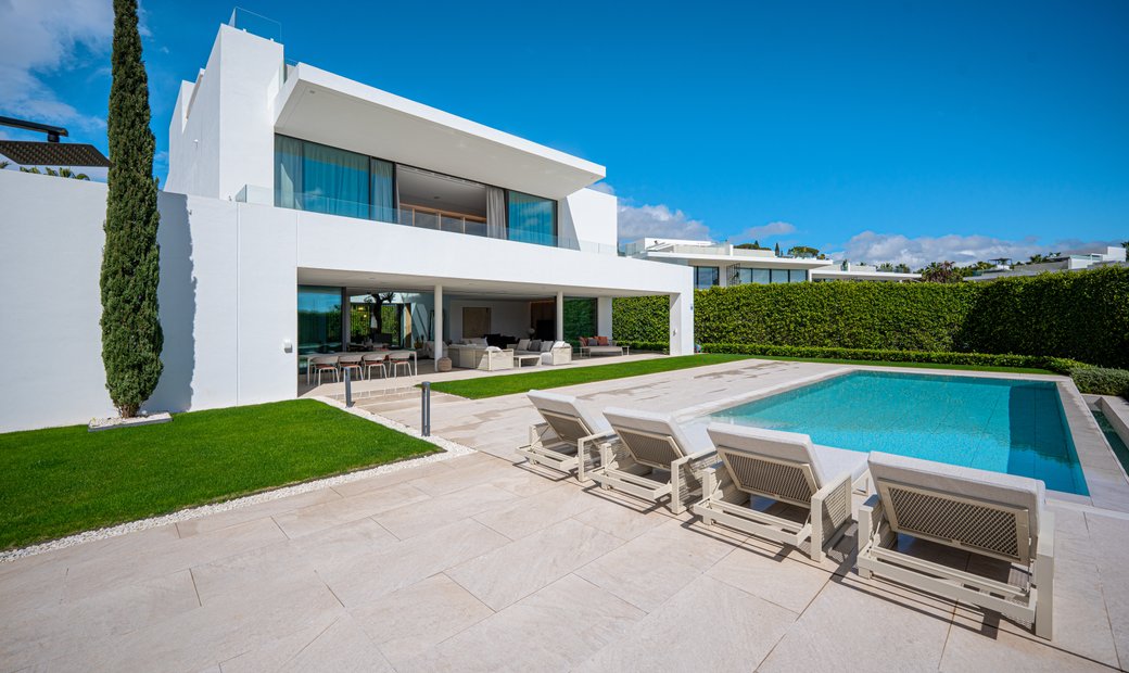 Elegant, Sublime, Incomparable: This Villa On The In Marbella ...