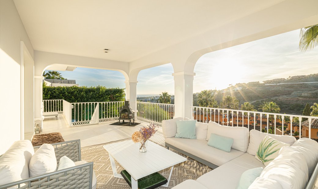 Villa With Stunning Sea Views In La Alquería, En Benahavís, Andalucía ...