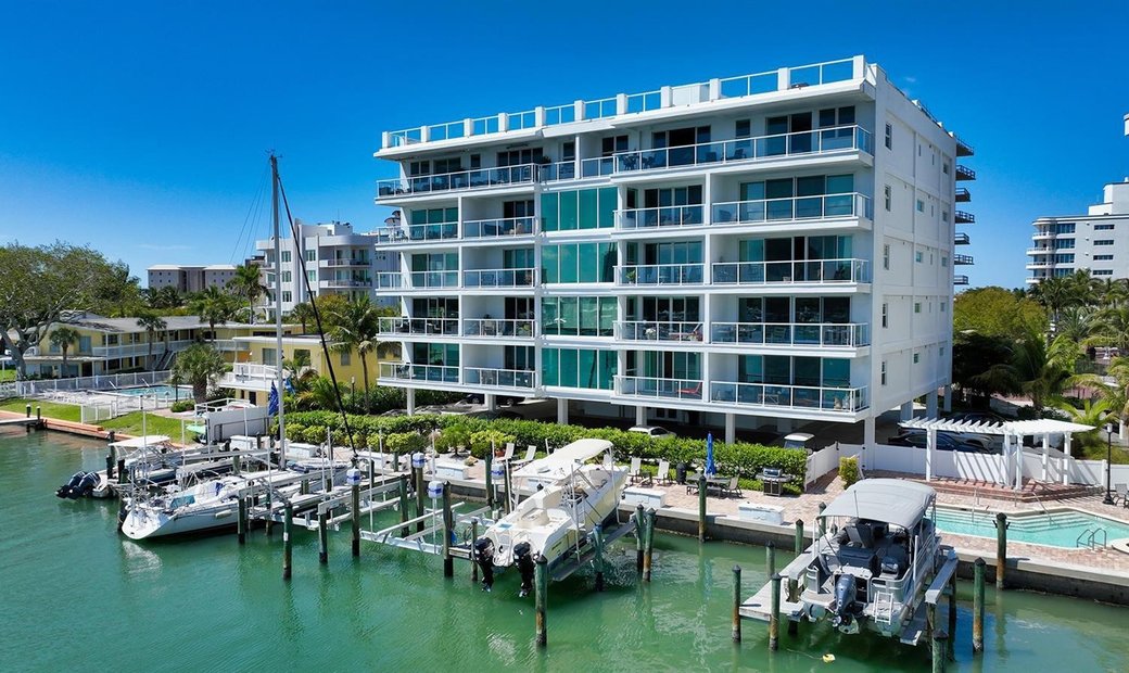 Developer’s Half Floor Penthouse Residence In Sarasota, Florida, United ...