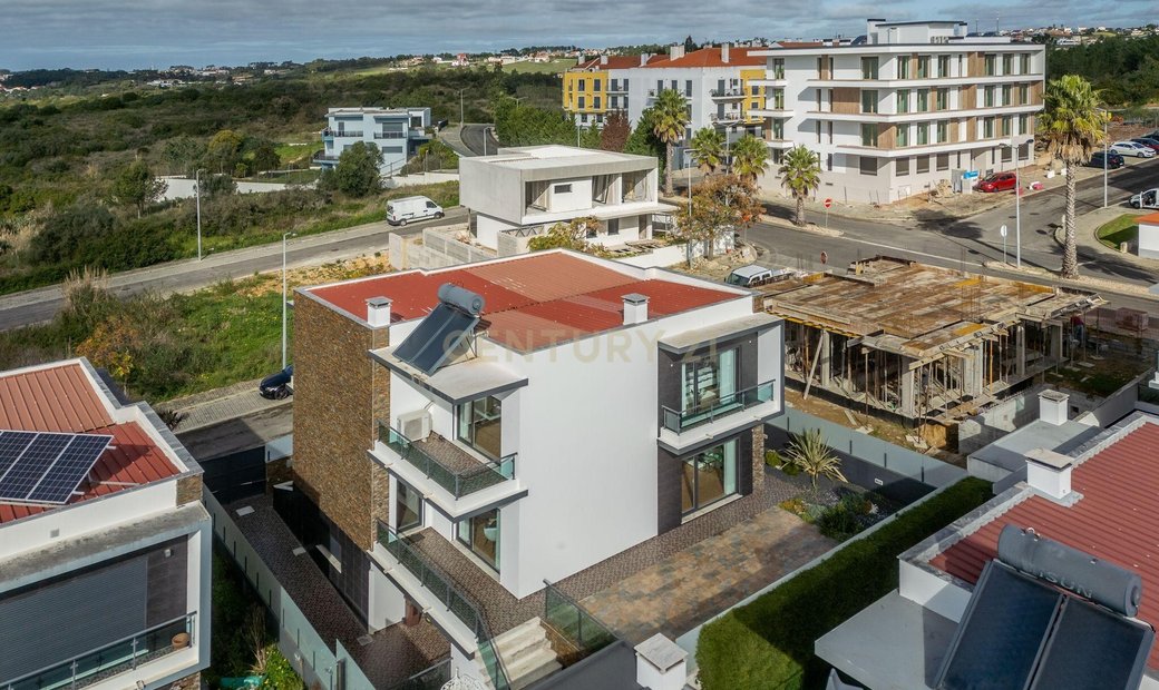 Moradia T4 Contemporânea Quinta Das Pevides, Mafra In Mafra, Lisbon ...