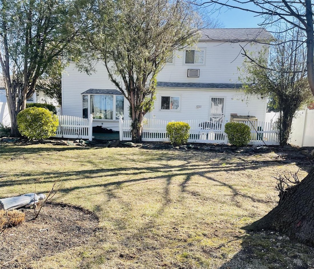 House Bellmore In Bellmore, New York, United States For Sale (15351422)