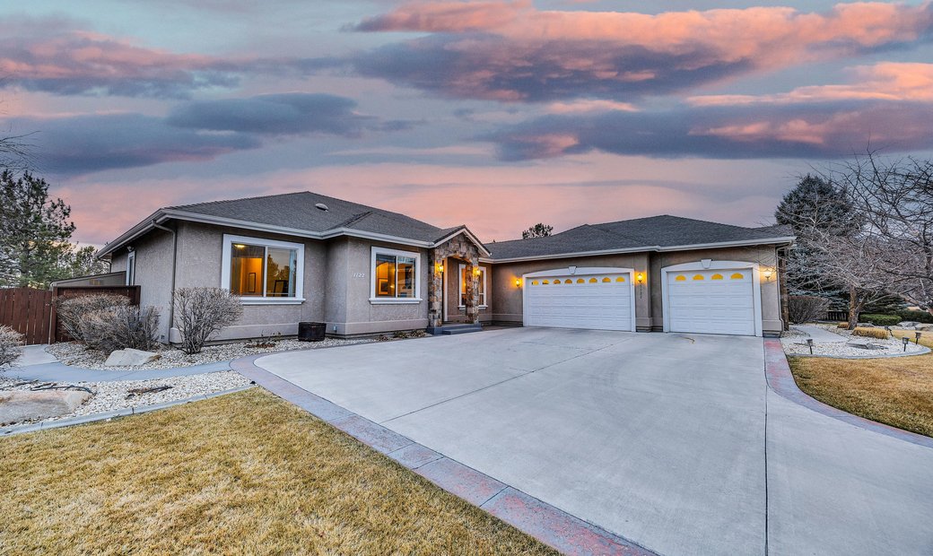 Beautiful Home With Mountain Views In In Indian Hills, Nevada, United ...