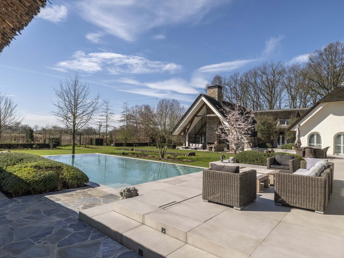 Luxury, Thatched And Very Large Villa In Bergharen, Gelderland ...