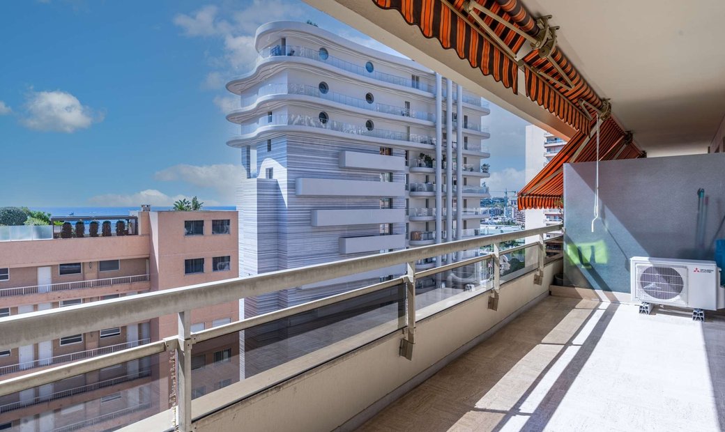 Le Château Amiral 1 Bedroom Apartment In Monaco, Monaco For Sale (15364070)