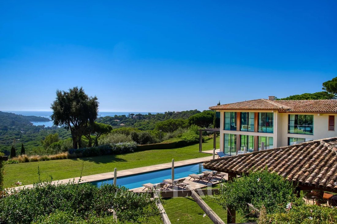 La Croix Valmer – An In La Croix Valmer, Provence Alpes Côte D'azur ...