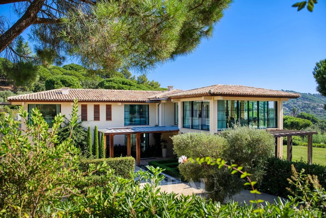 La Croix Valmer – An In La Croix Valmer, Provence Alpes Côte D'azur ...