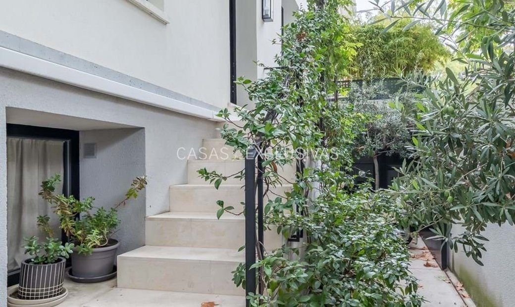 An Oasis In Madrid, El Viso. In Chamartín, Community Of Madrid, Spain ...