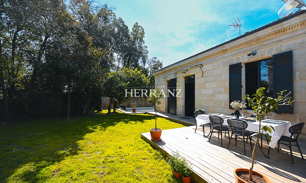 Bordeaux Quartier Chaban Delmas Maison En Pierre Jardin In Bordeaux ...