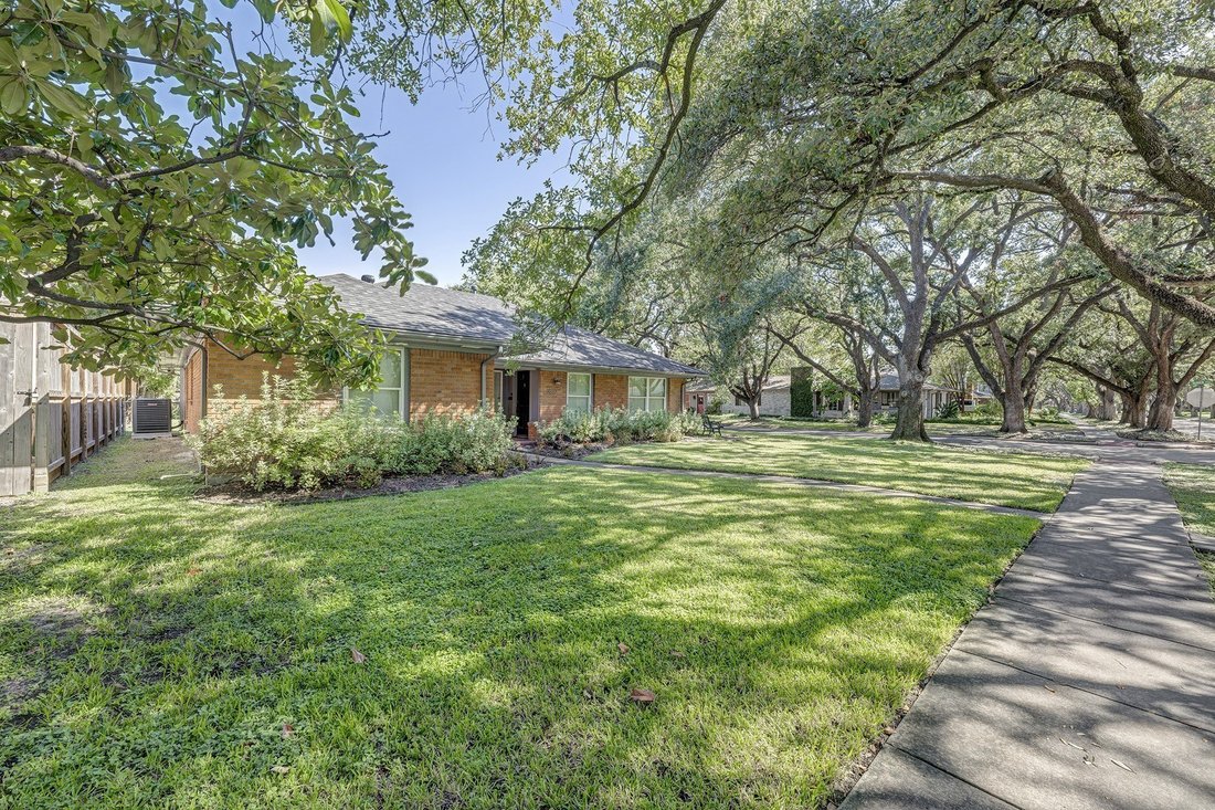 Wonderful Home In Montclair Subdivision In Houston, Texas, United ...