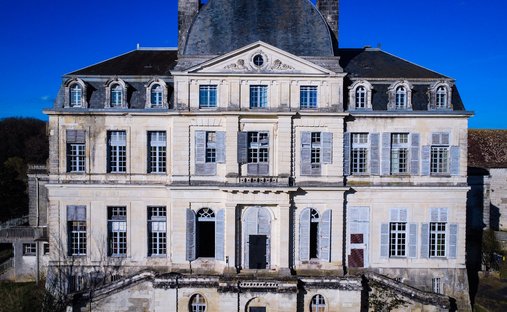 Luxury riverfront homes for sale in Centre-Val de Loire, France ...