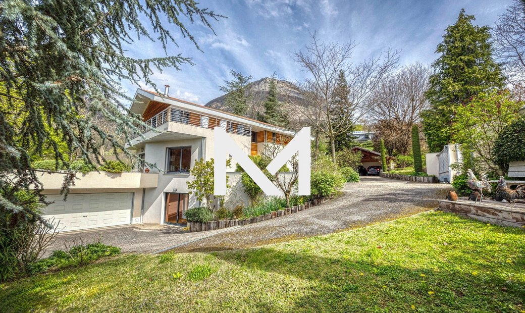 Corenc House In Corenc, Auvergne Rhône Alpes, France For Sale (15377805)