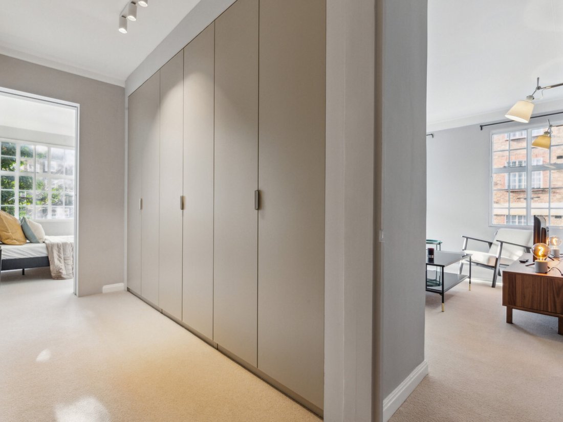 Spacious Chelsea Apartment In London, England, United Kingdom For Sale ...