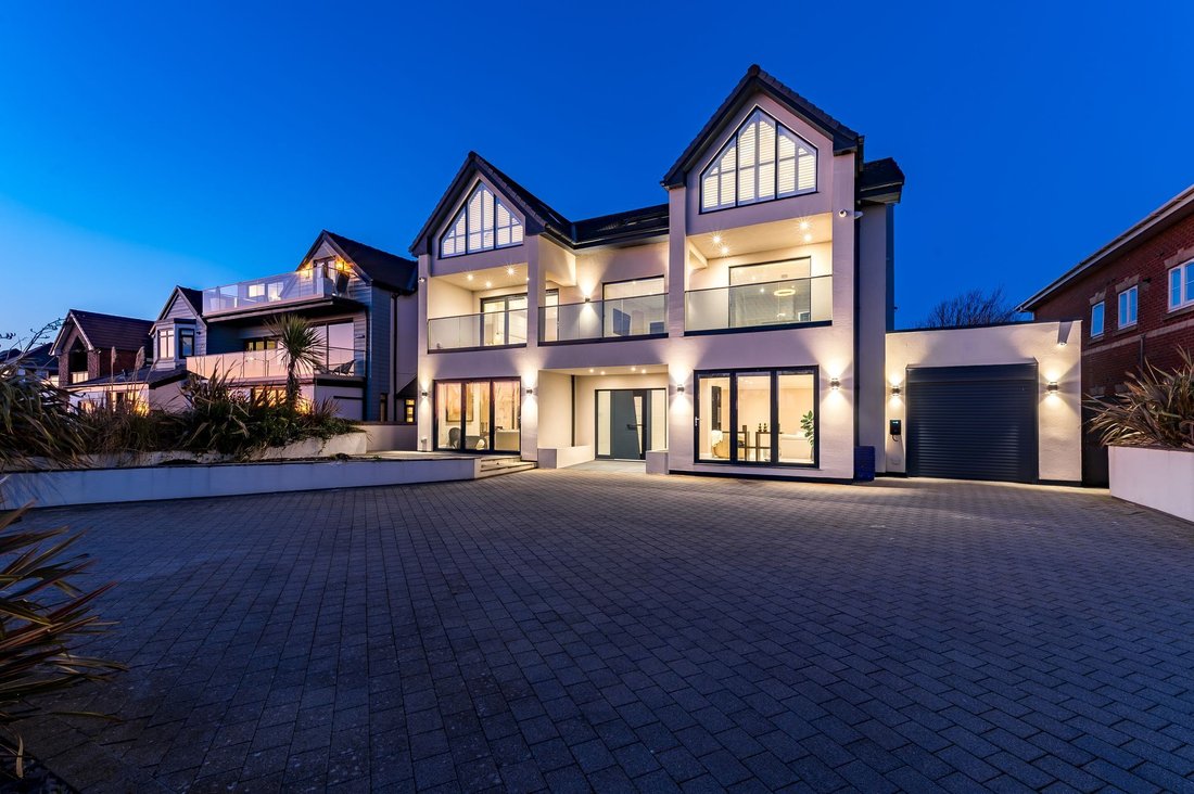 5 Bedroom Detached House For Sale In Lytham St Annes, England, United ...