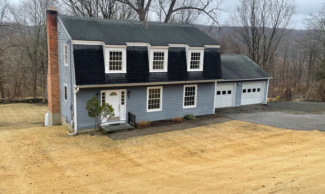 Charming Gambrel Colonial In Brookfield, Connecticut, United States For ...