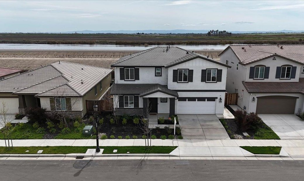5 Bedrooms Single Family Attached In Stockton, California, United ...