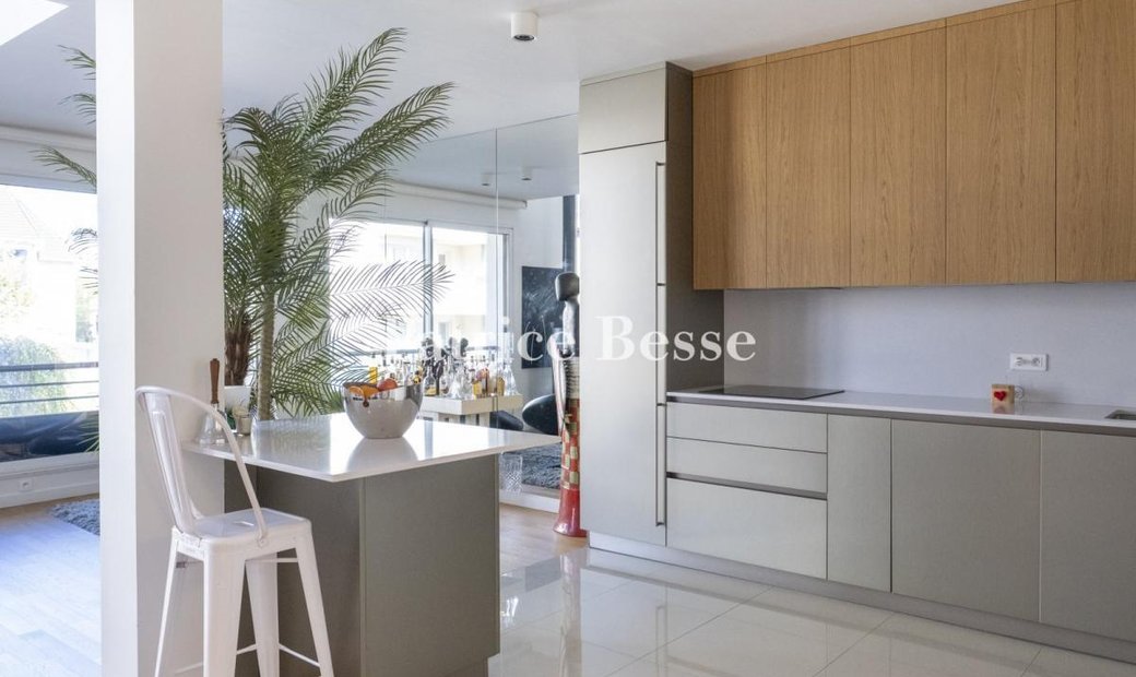 A Multi Level Town House With In Issy Les Moulineaux, île De France ...