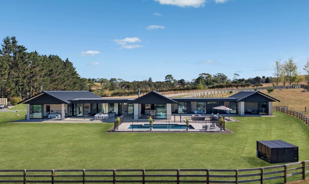 Luxury Living In A Countryside Setting In Beachlands, Auckland, New ...