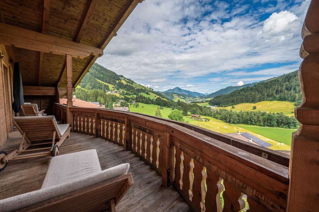 Großartiges Anwesen In Traumhafter Aussichtslage In Oberau, Tyrol ...