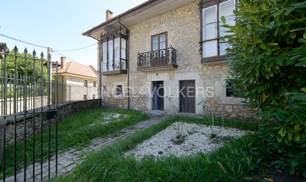 Typical House In Cerrazo In Reocin, Cantabria, Spain For Sale (14538881)