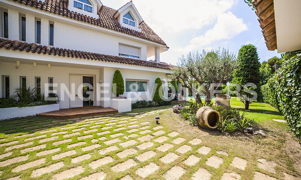 Exclusive Villa By The Sea And A Golf Course In Sitges, Catalonia ...