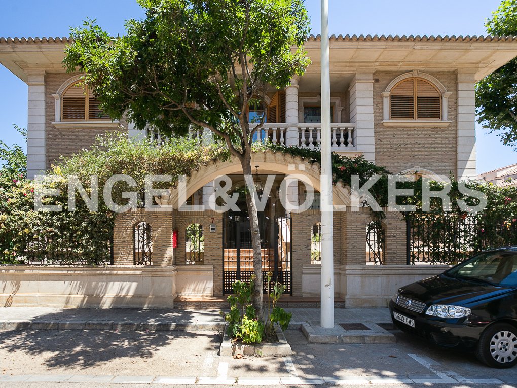 Fabulous House With Pool And Elevator In Picanya, Valencian Community ...