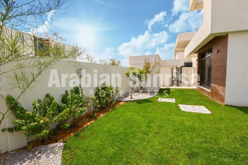Single Row Villa | Huge Layout + In Abu Dhabi, Abu Dhabi, United Arab ...