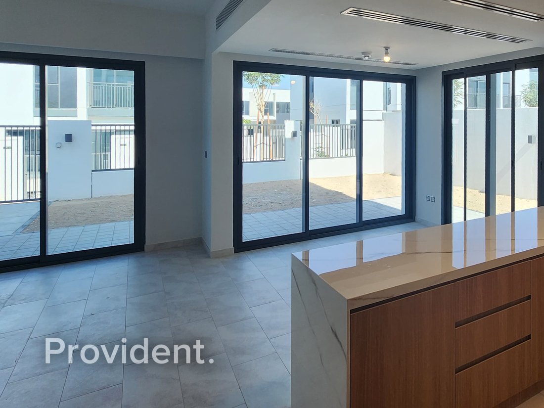 Largest Plot | Corner Unit | Prime And In Dubai, Dubai, United Arab ...