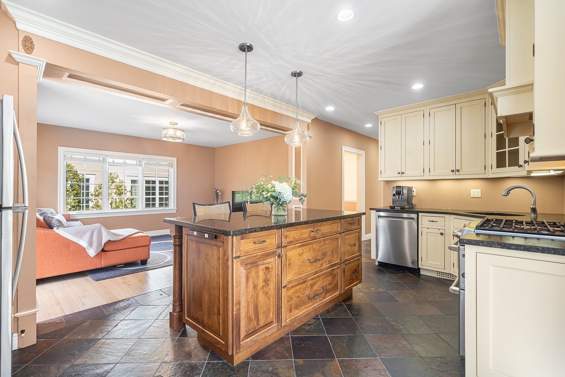 348 Heathcote Rd In Scarsdale, New York, United States For Sale (15405965)
