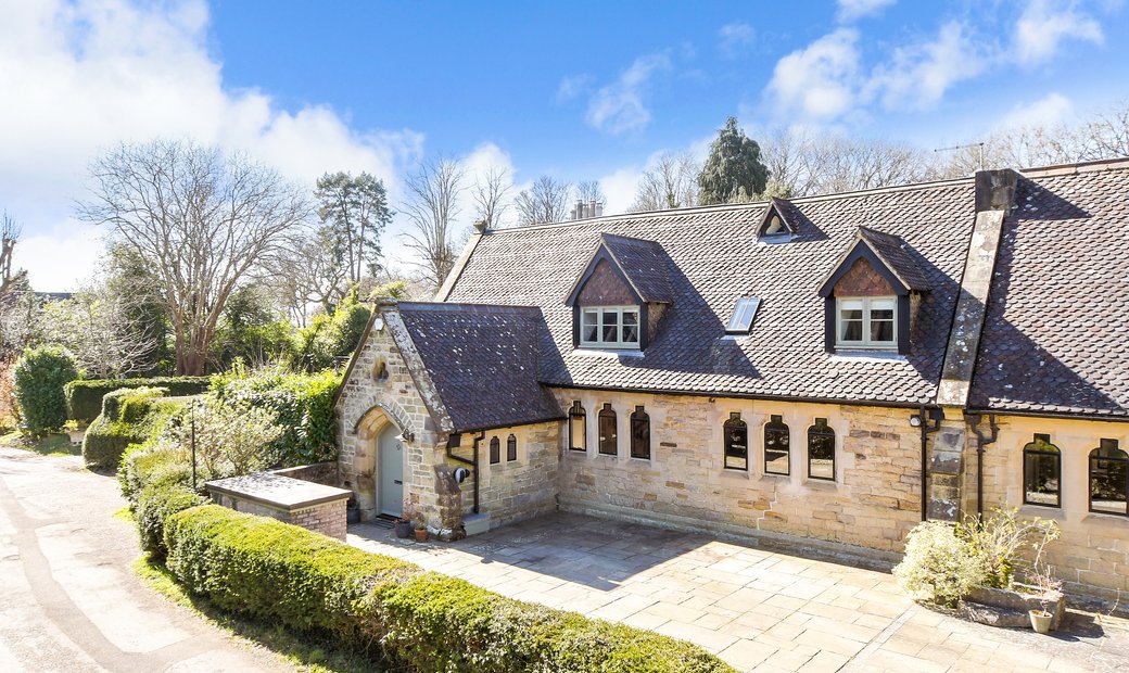 4 Bedroom Semi Detached House In In Tunbridge Wells, England, United ...