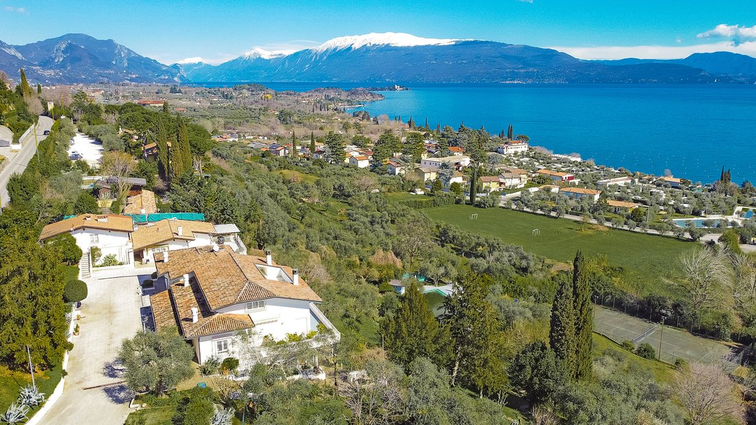 Villa With Stunning Views In Lago Di Garda, Lombardia In Raffa ...