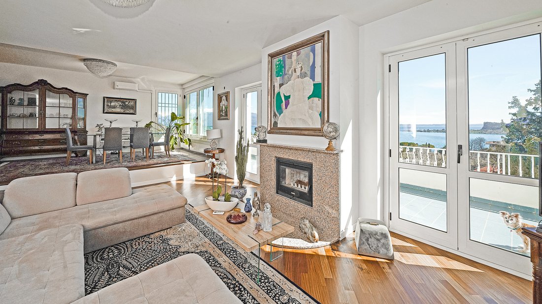 Villa With Stunning Views In Lago Di Garda, Lombardia In Raffa ...