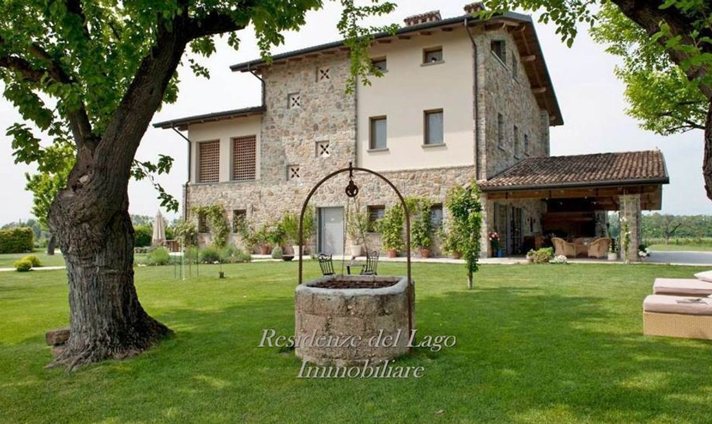 Suggestive And Prestigious Farmhouse In Peschiera Del Garda, Veneto ...